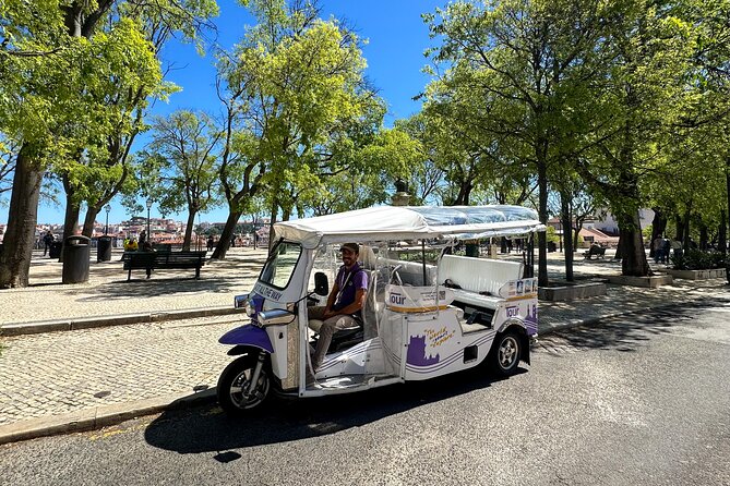 1.5 Historical Tour Lisbon Center and Viewpoints Private Tuk Tuk - Exploring the Itinerary