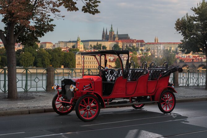 1 hour Old timer Convertible Prague Sightseeing Tour - Who Should Take This Tour?