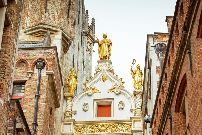 2-Hour Historical Walking Tour in Bruges with Praline Included - Key Points
