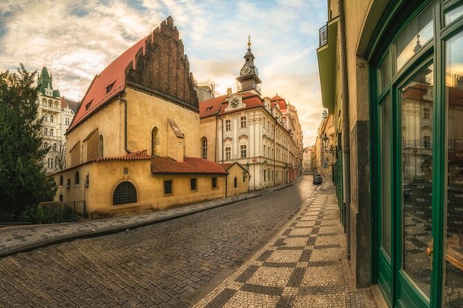2-Hour Old Town and Jewish Quarter Tour in Prague - An In-Depth Look at the Tour Experience