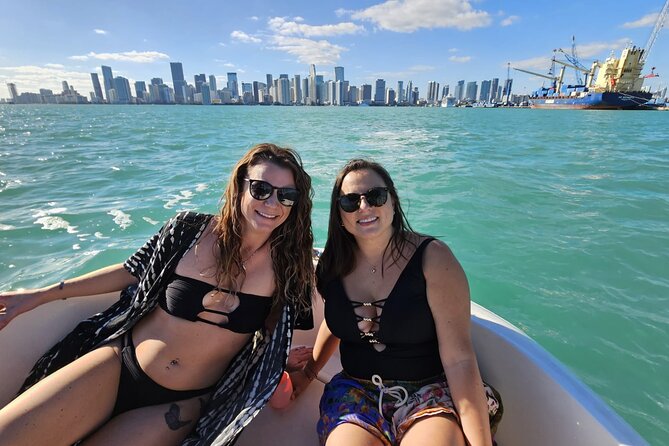 2 hrs Miami Private Boat Tour with Cooler, Ice, Bluetooth Stereo - Key Points