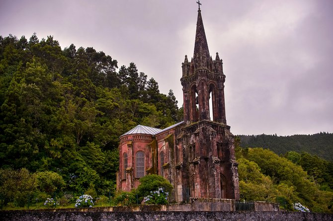 Adventure in the Furnas, with volcanoes, lagoons and tea plantations - A Closer Look at the Itinerary