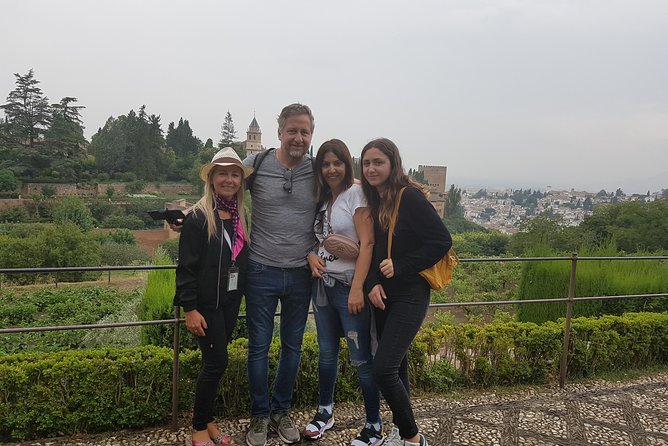 Alhambra Highlights Private Tour with Nazaries Palaces - Booking and Planning