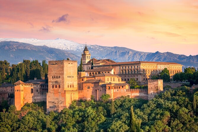 Alhambra skip-the-line tour: Nasrid Palaces, Alcazaba and Generalife - Itinerary Breakdown: Walking Through History