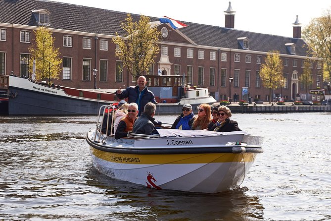 Amsterdam Open Boat Tour with Local Guide - A Closer Look at the Canal Adventure