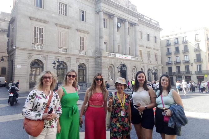 Barcelona Premium: Gothic, Montjuic, Sagrada Familia & Park Güell - Transportation and Group Size