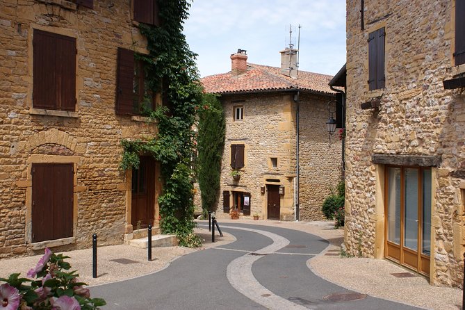 Beaujolais & Perouges Medieval Town (9:00 am to 5:15 pm - Small Group Tour Lyon - Key Points