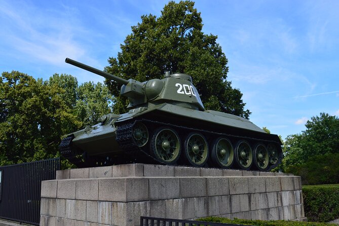 Berlin Third Reich and Cold War 2-Hour Walking Tour - An In-Depth Look at the Tour Experience
