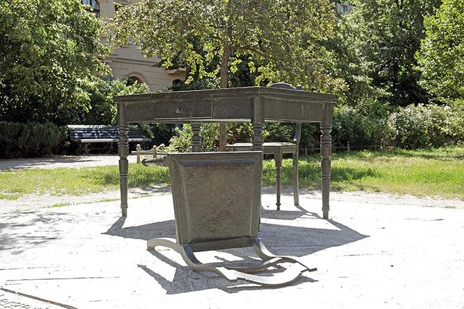 Berlin's Infamous Third Reich Sites Half-Day Walking Tour - A Deep Dive into the Tour Experience