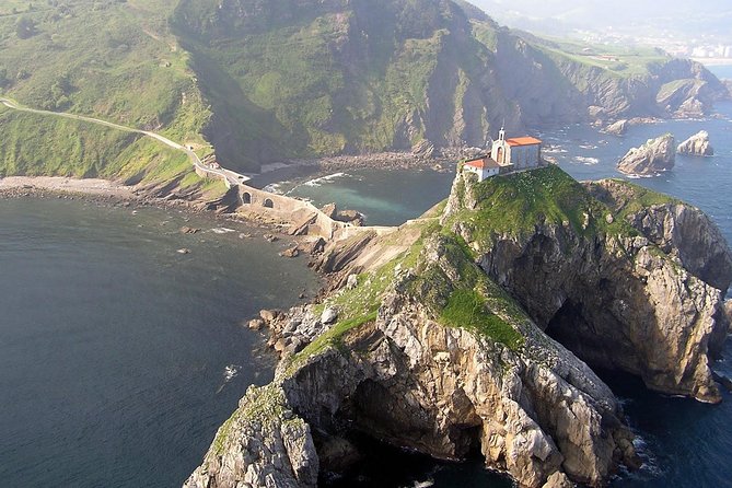 Bilbao, Guggenheim and Gaztelugatxe from San Sebastian - An Overview of Expectations