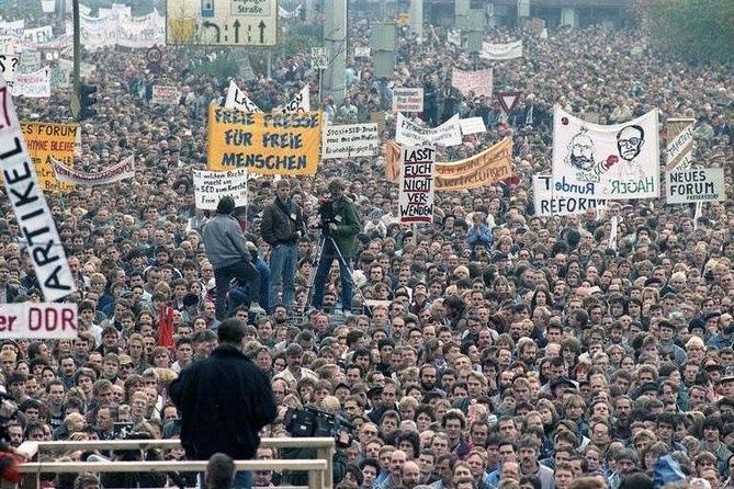 Cold War Berlin: Espionage, Berlin Wall, and a Divided City - Visiting the Palace of Tears