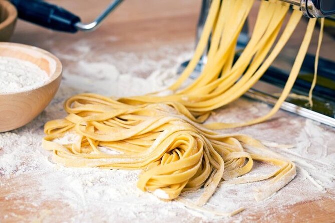 Cooking Class: Fresh Pasta Course with Wines at Lake Garda - The Setting and Group Atmosphere