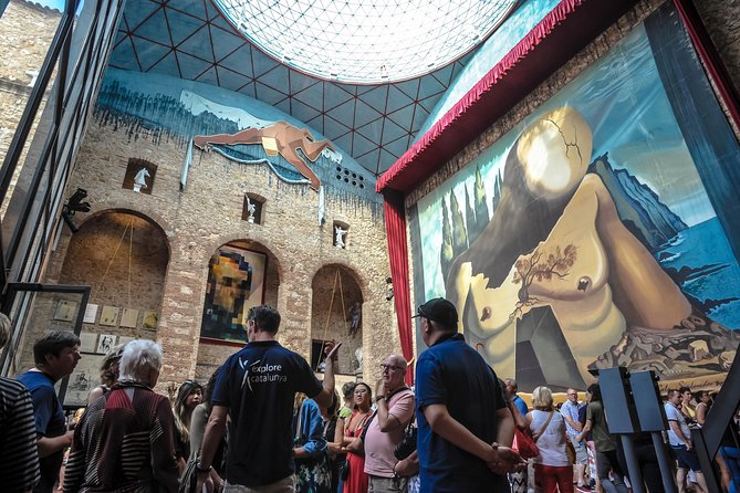 Dali Museum, House & Cadaques Small Group Tour from Barcelona - Starting Off in Barcelona