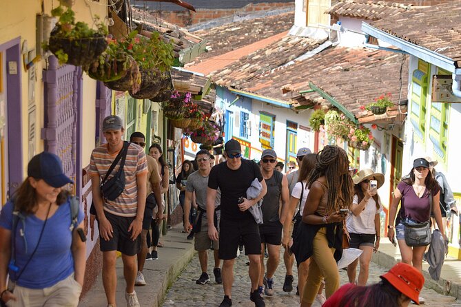Day Trip To Guatapé with ,Breakfast, Lunch and Boat Ride - A Deep Dive into the Guatapé Day Trip