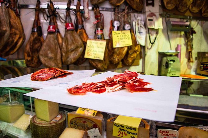 De Mercados: A Neighborhood Market and Food Tour - Sampling the Flavors
