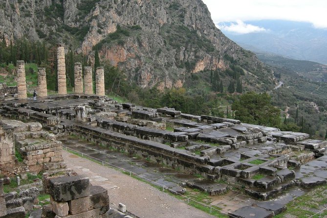 Delphi with Professional English guide and transportation - Who Should Consider This Tour?