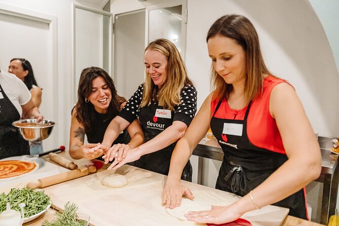 Devour Rome Wine & Pizza Making Class in Trastevere Neighborhood - An In-Depth Look at the Experience