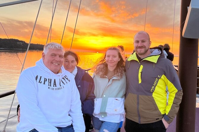 Dolphin Watching & Sunset Boat Tour With Dinner and Drinks - Wildlife Encounters: Dolphins in Their Natural Habitat
