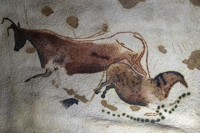 Dordogne Day Tour : Prehistory and The Art of the Caves from Sarlat - An In-Depth Look at the Dordogne Prehistory Tour