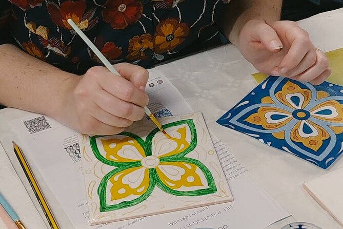 Downtown Porto Tile-Painting Workshop with Porto Wine  Bainharia - Who Will Love This Experience?
