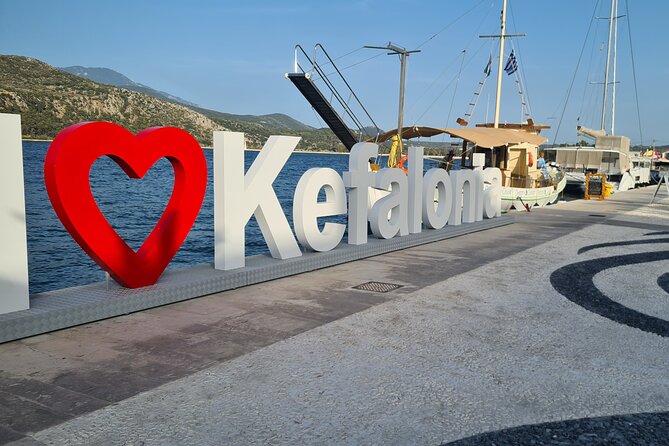 "Dreamy cruise"Daily Cruise from Argostoli harbour with a traditional Greek boat - An Introduction to the Experience