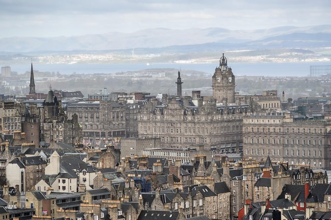 Edinburgh 3 Hour Walking Tour Italian Tour Guide - The Experience: What to Expect on the Tour