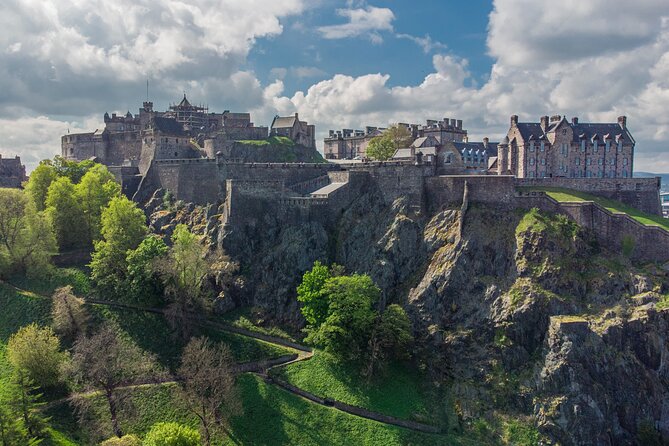 Edinburgh Castle: Guided Walking Tour with Entry Ticket - Who Should Book This Tour?