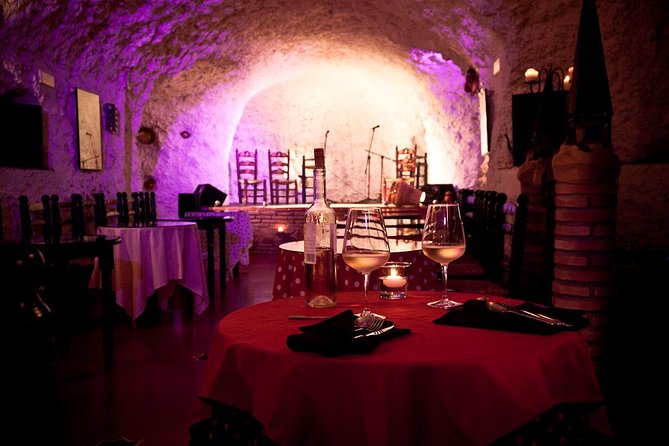 Flamenco Show in a Cave Restaurant in Granada - The Experience: What You Can Expect