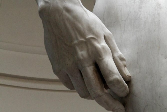 Florence: Discover David's Michaelangelo with a guide - Group Size and Comfort