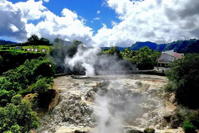 Full Day Jeep Tour Furnas with lunch (Cozido) and drinks included - The Guides and Overall Experience
