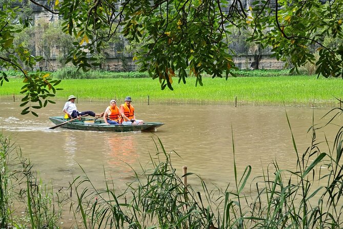 Full Day Ninh Binh Tour From Hanoi With Jeep or Vespa Experiences - A Day in Ninh Binh: What You’ll Experience