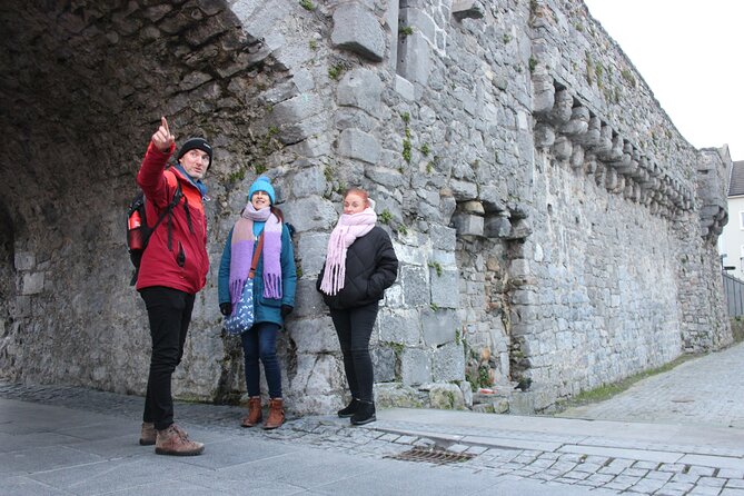 Galway City on Foot with Seán: Stories, History, Local Tips, Chat and More.. - A Practical Introduction to Galway on Foot with Seán