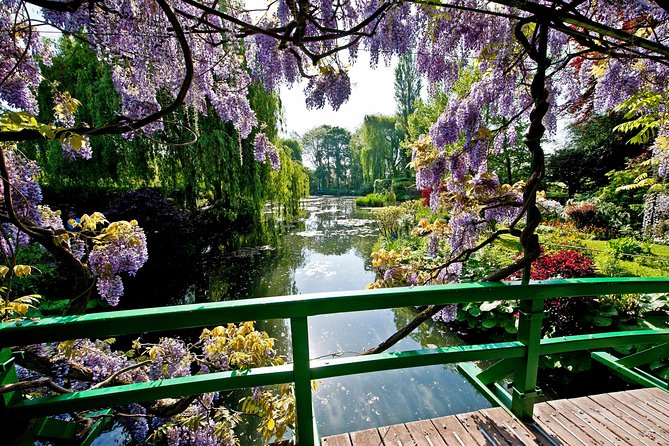 Giverny Monet's House & Versailles Palace Private Day Trip from Paris - Key Points