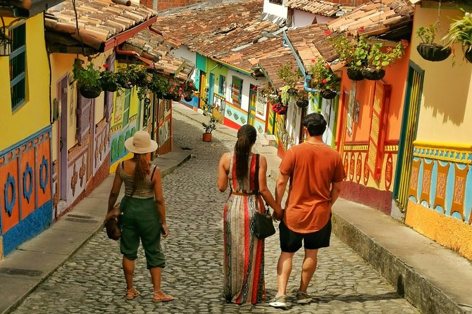 Guatape Rock & Coffee Tour & Picturesque Town: Private Tour - Transportation and Overall Experience