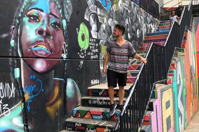 Guided Tour of Comuna 13 Medellín with Snacks Included - The Tour Breakdown: What to Expect