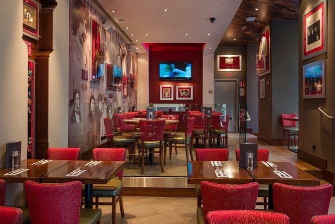 Hard Rock Cafe Vienna with Set Menu for Lunch or Dinner - Booking and Entrance: Convenience and Priority