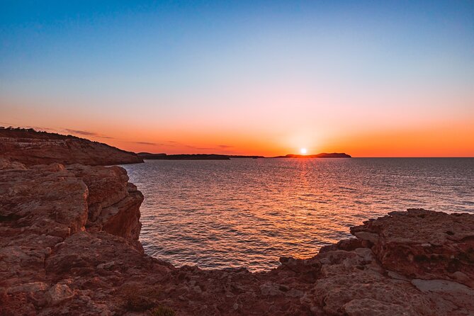 Ibiza Midday or Sunset Sailing with Light Snacks and Open Bar - What Makes This Sailing Trip Stand Out?