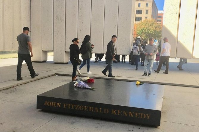 JFK Assassination and Museum Tour with Lee Harvey Oswald Rooming House - A Practical Look at the Tour Experience