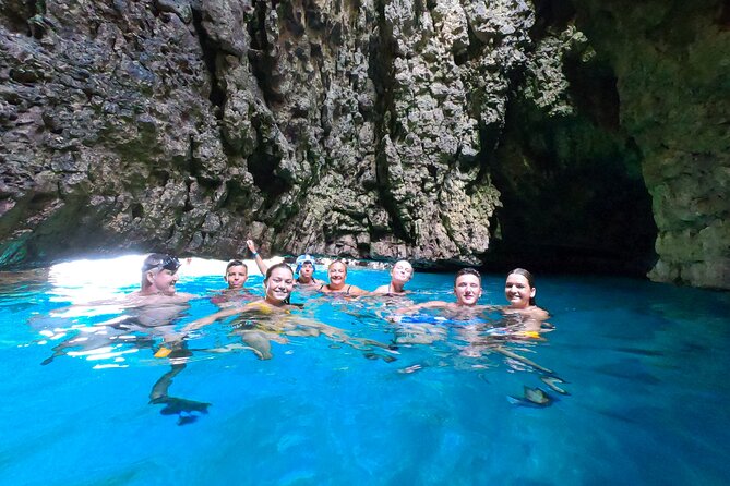 Kayak tour with cave experience - Key Points