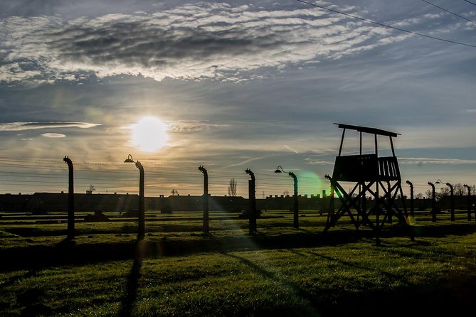 Krakow to Auschwitz Birkenau Guided Tour with Ticket Hotel Pickup - What to Expect from the Tour: A Step-by-Step Breakdown