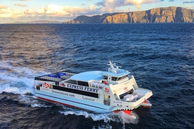 La Graciosa at your leisure (bus transfer and return ferry ticket) - A Thorough Look at the Experience