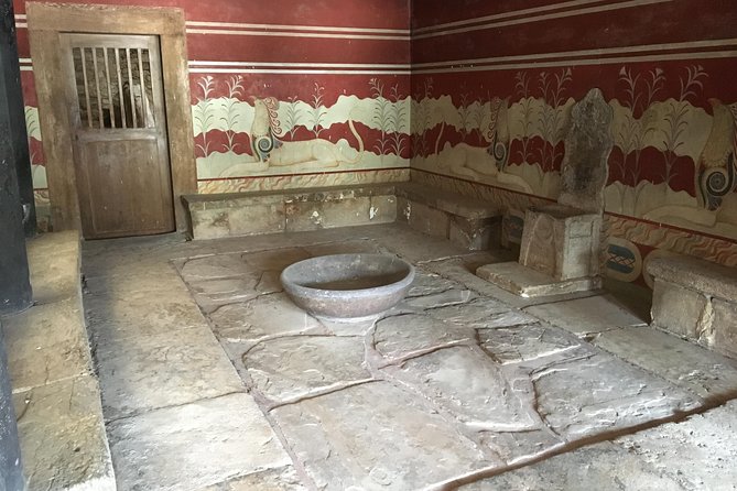 Labyrinth of Knossos Skip-the-Line Ticket with Tour Guide - Who Should Consider This Tour?