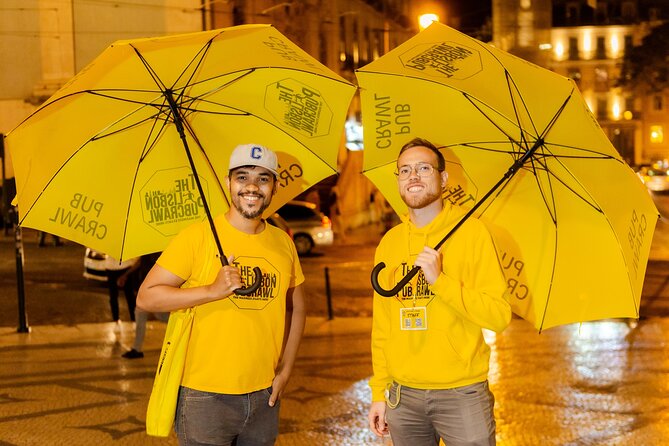 Lisbon Night Pubcrawl: 1h Open Bar, Shots and VIP Club Entry - Start Point: Praça Luís de Camões (Bairro Alto)