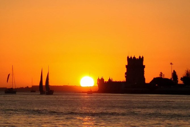 Lisbon Sunset Sailing Experience with Drinks - A Closer Look at the Lisbon Sunset Sailing Tour