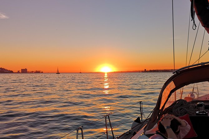 Lisbon Sunset Sailing Tour on Luxury Sailing Yacht with 2 Drinks - What to Expect from This Sunset Sailing Experience
