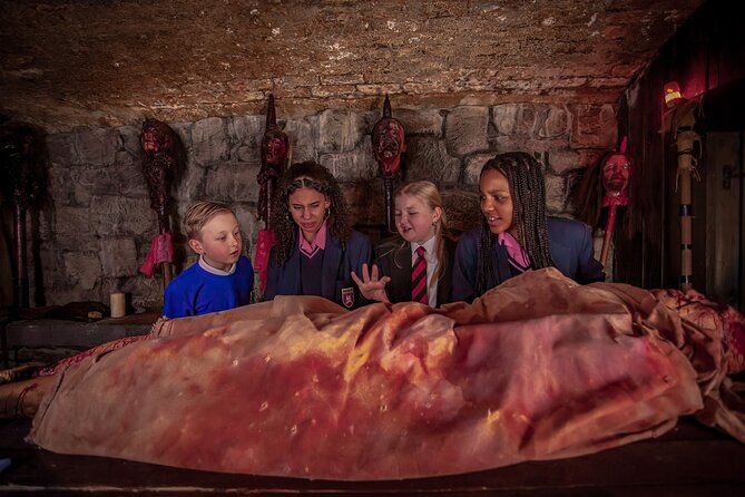 London Bridge Experience and Tombs - An In-Depth Look at the London Bridge Experience and Tombs