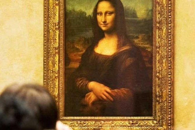 LOUVRE PRIVATE TOUR : Skip the line & Local expert guide - Entry fees included - An Inside Look at the Louvre Private Tour