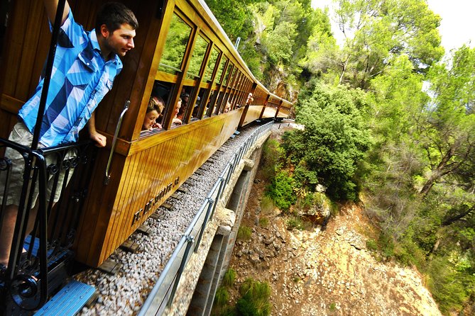 Mallorca in One Day Sightseeing Tour with Boat Ride and Vintage Train - A Full Day of Scenic Highlights, Mixed with Nostalgia