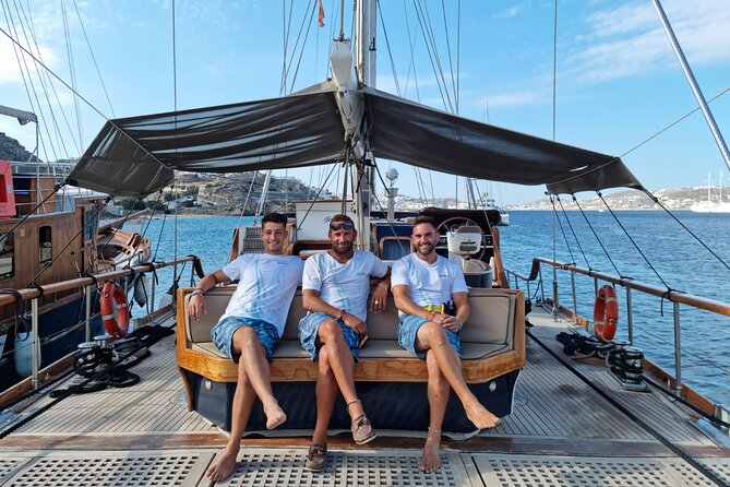 Mykonos Sail Cruise to Rhenia, Guided Tour of Delos, Lunch&Drinks - Setting Sail: What You Can Expect