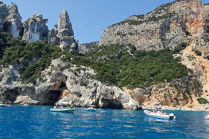 One day tour in rubber dinghy in the Gulf of Orosei with Skipper - The Importance of Group Size and Guide Expertise
